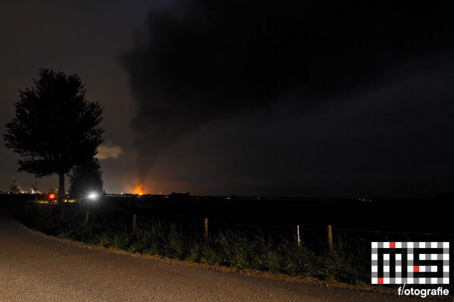 Ontplofte Shell Fabriek in Moerdijk wordt herbouwd - Strijen Info